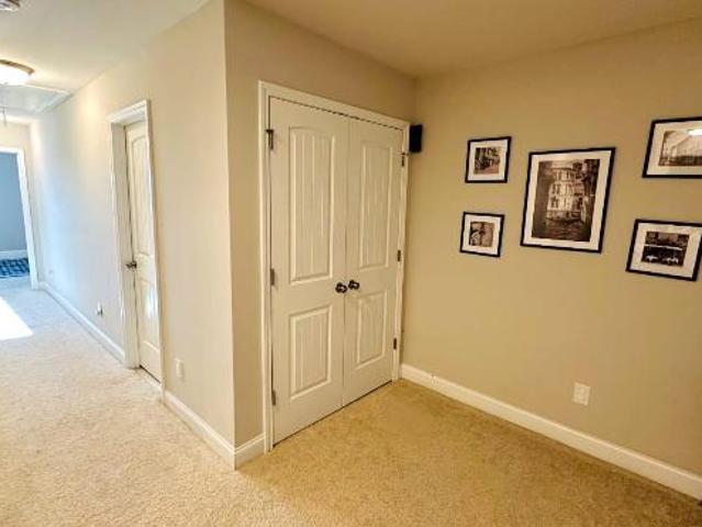 4 Br, 3 bath, Townhouse/Brownstone/RowHouse 1004 Brennan Green Ct