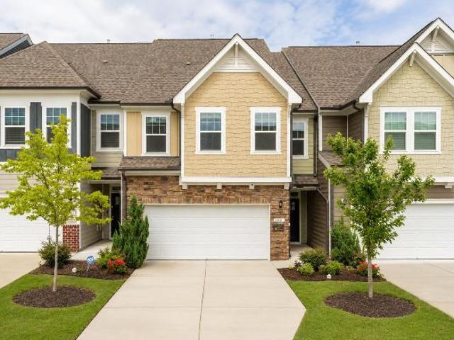 4 Br, 3 bath, Townhouse/Brownstone/RowHouse 1013 Brennan Green Ct