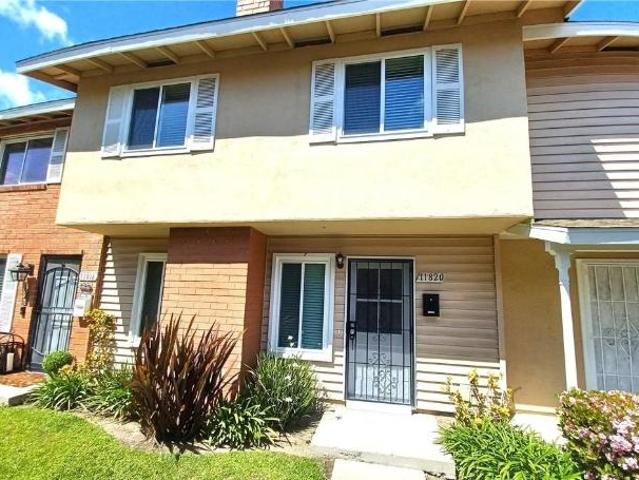 4 Br, 3 bath, Townhouse/Brownstone/RowHouse 11820 Gloxinia Ave