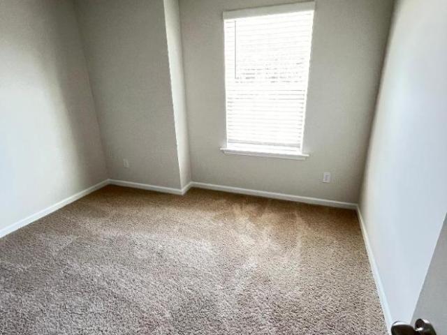 4 Br, 3 bath, Townhouse/Brownstone/RowHouse 1112 Broholmer Ln