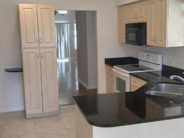 4 Br, 3 bath, Townhouse/Brownstone/RowHouse 1382 NW 13th Court
