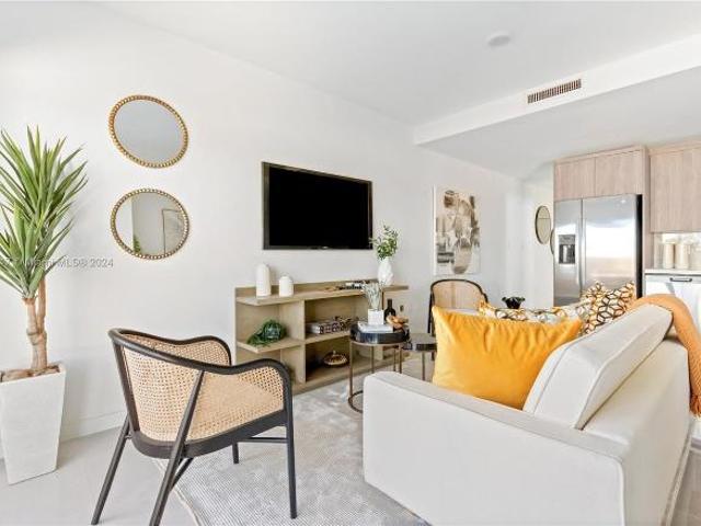 4 Br, 3 bath, Townhouse/Brownstone/RowHouse 14507 SW 261st St