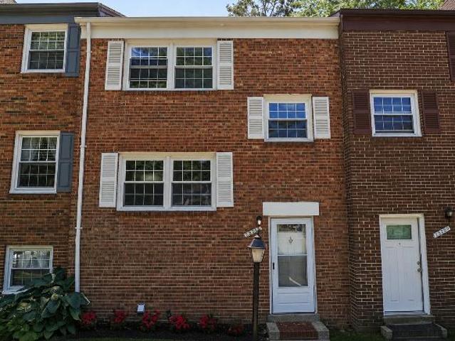 4 Br, 3 bath, Townhouse/Brownstone/RowHouse 14819 Smethwick Pl