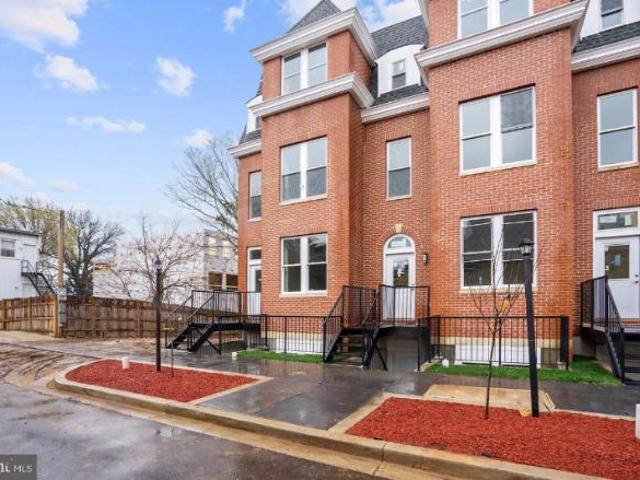 4 Br, 3 bath, Townhouse/Brownstone/RowHouse 1622 26th Place