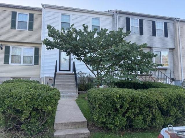 4 Br, 3 bath, Townhouse/Brownstone/RowHouse 1913 Newhaven Dr
