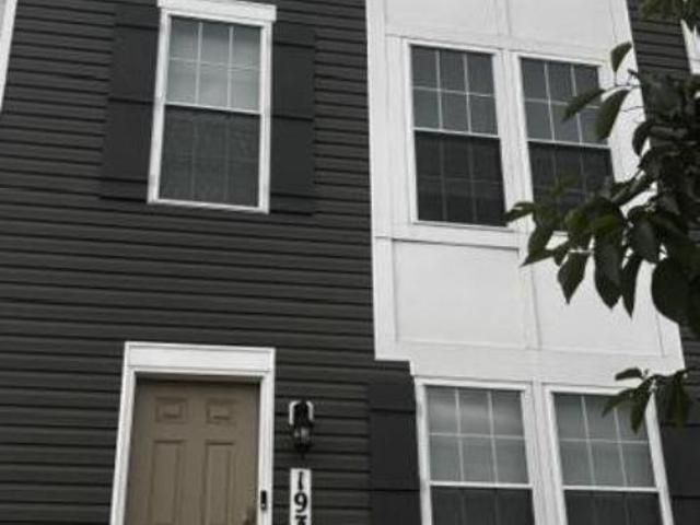 4 Br, 3 bath, Townhouse/Brownstone/RowHouse 1930 Fauna Dr