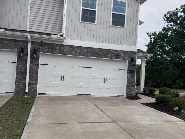4 Br, 3 bath, Townhouse/Brownstone/RowHouse 2139 Cherry Top Dr