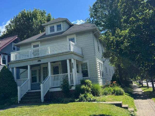 4 Br, 3 bath, Townhouse/Brownstone/RowHouse 2261 Maplewood Rd