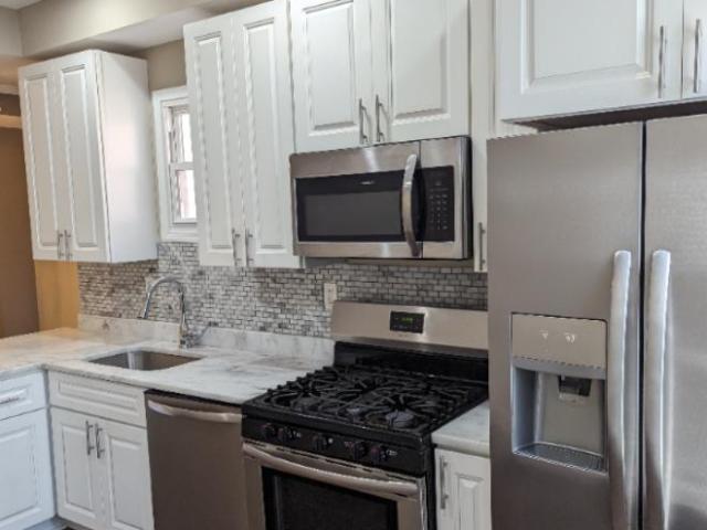3 Br, 3 bath, Townhouse/Brownstone/RowHouse 2307 N Rosedale Ave