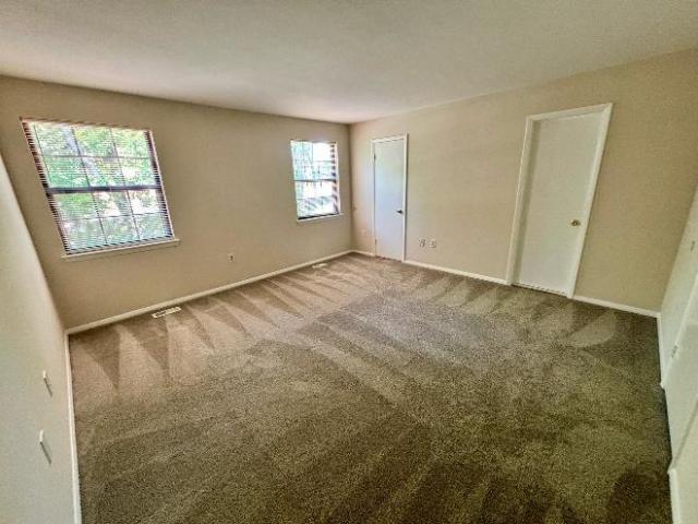 4 Br, 3 bath, Townhouse/Brownstone/RowHouse 24 Laurence Brooke Rd