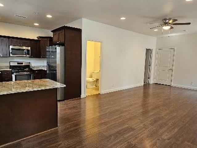 4 Br, 3 bath, Townhouse/Brownstone/RowHouse 2536 West Pikes Peak Drive