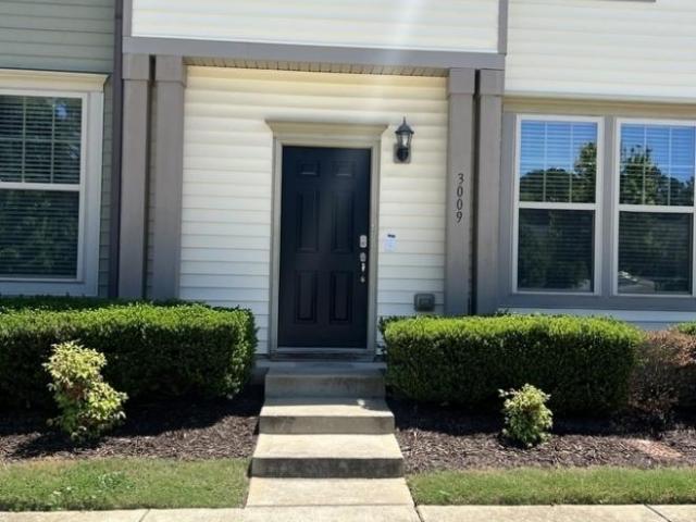 4 Br, 3 bath, Townhouse/Brownstone/RowHouse 3009 Bluegrove Rd