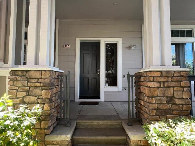 4 Br, 3 bath, Townhouse/Brownstone/RowHouse 357 Destino Cir