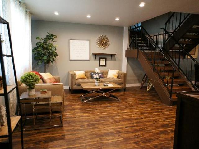 4 Br, 3 bath, Townhouse/Brownstone/RowHouse 4206 North Parkway Avenue