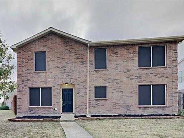 4 Br, 3 bath, Townhouse/Brownstone/RowHouse 4329 Apple Dr
