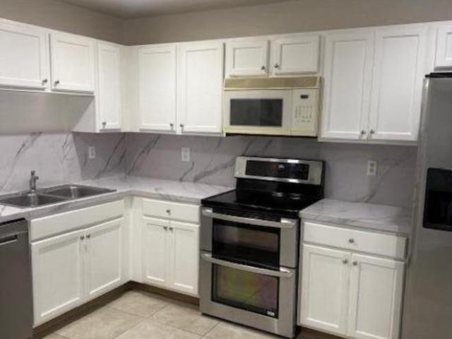 4 Br, 3 bath, Townhouse/Brownstone/RowHouse 6109 Reynolds Street