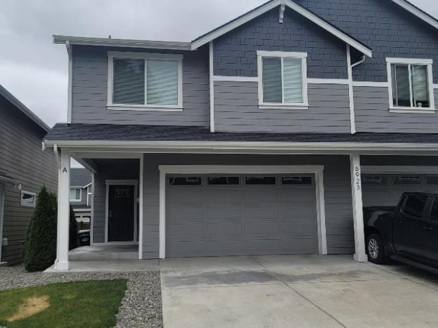 4 Br, 3 bath, Townhouse/Brownstone/RowHouse 6923 Lennon Lane NE