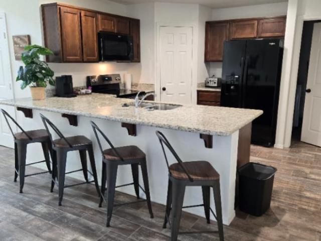 4 Br, 3 bath, Townhouse/Brownstone/RowHouse 7365 E 38th St
