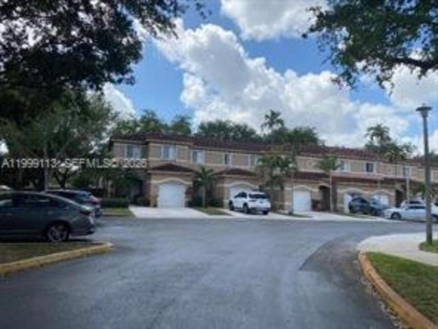 4 Br, 3 bath, Townhouse/Brownstone/RowHouse 7690 S Southwood Cir
