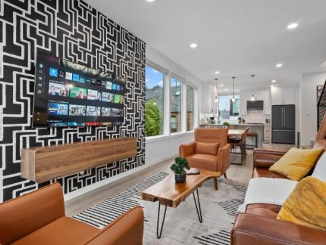 4 Br, 3 bath, Townhouse/Brownstone/RowHouse 7729 Mary Avenue Northwest