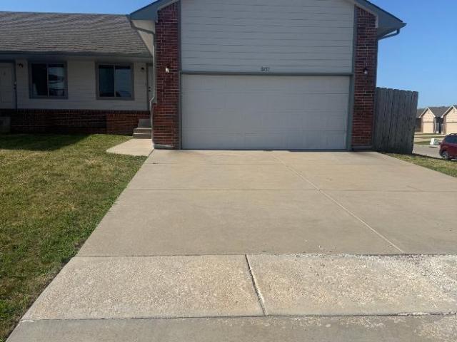4 Br, 3 bath, Townhouse/Brownstone/RowHouse 8457 Granite Ct
