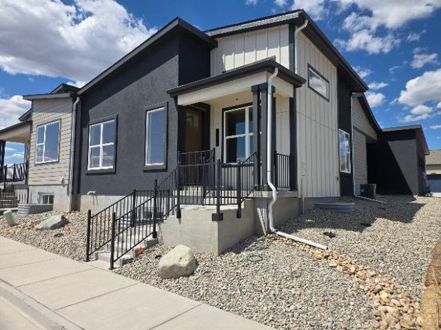 4 Br, 3 bath, Townhouse/Brownstone/RowHouse 9461 Roseate View