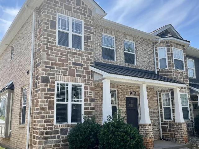 4 Br, 3 bath, Apartment 116 Capital St