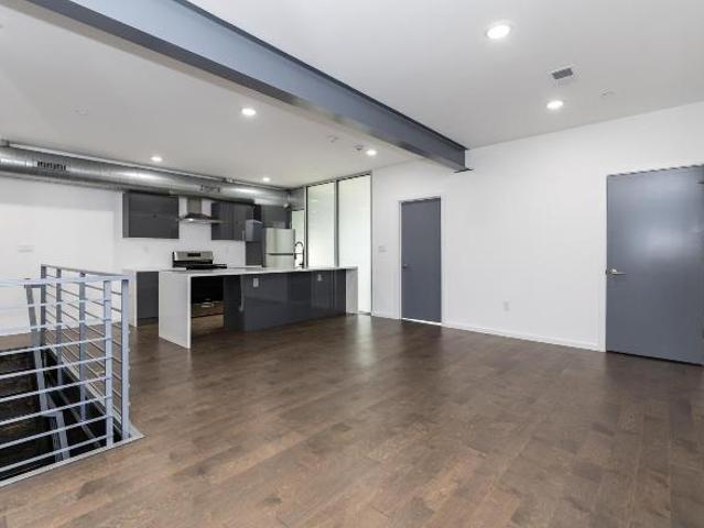 4 Br, 3 bath, Apartment 1541 N 6th Street