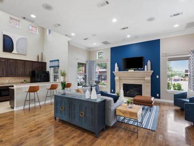 4 Br, 3 bath, Apartment 2580 Collin McKinney Parkway