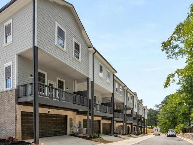 4 Br, 3 bath, Apartment 3165 Dogwood Drive