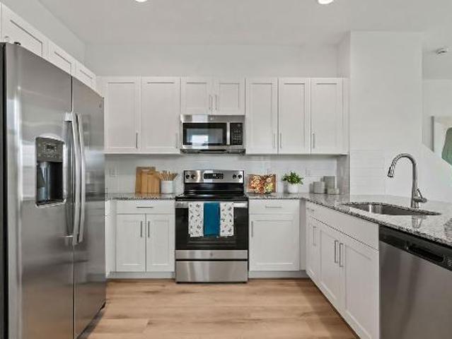 4 Br, 3 bath, Apartment 5600 NW Coventry Cir