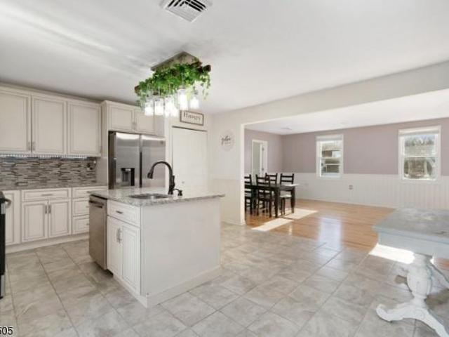 4 Br, 3 bath, Condo 7 Berry Rd