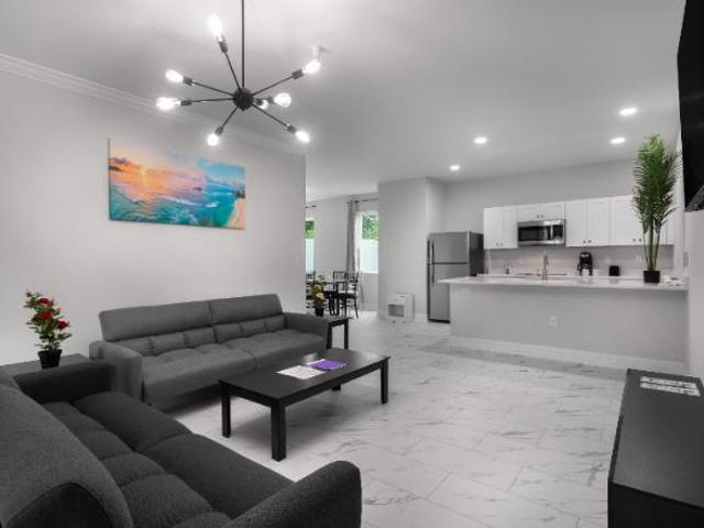 4 Br, 3 bath, Condo 800 Windy Hill Rd