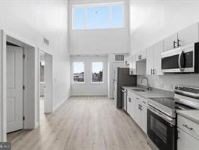 4 Br, 3 bath, Condo 915 N Broad St