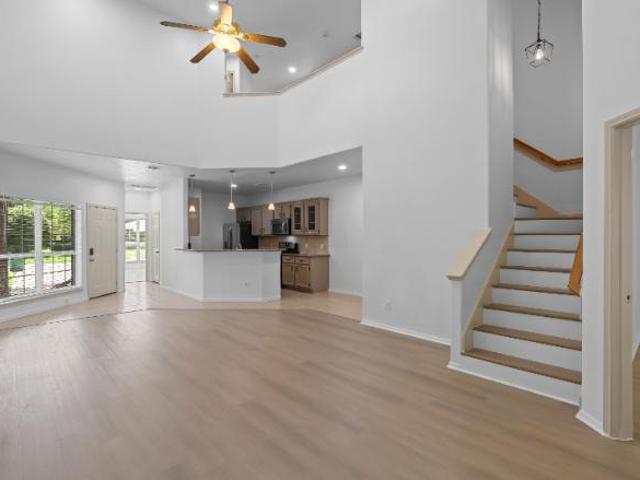 4 Br, 3 bath, Condo 10302 Buffum St
