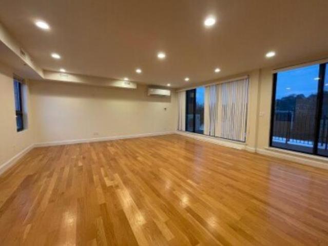 4 Br, 3 bath, Condo 1616 Beacon St