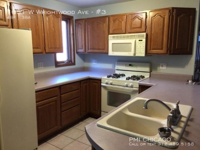 4 Br, 3 bath, Condo 1651 W Wrightwood Ave