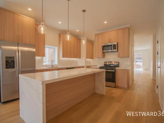 4 Br, 3 bath, Condo 2042 W Washington Blvd