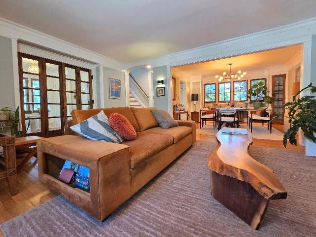4 Br, 3 bath, Condo 2155 Middlefield Road