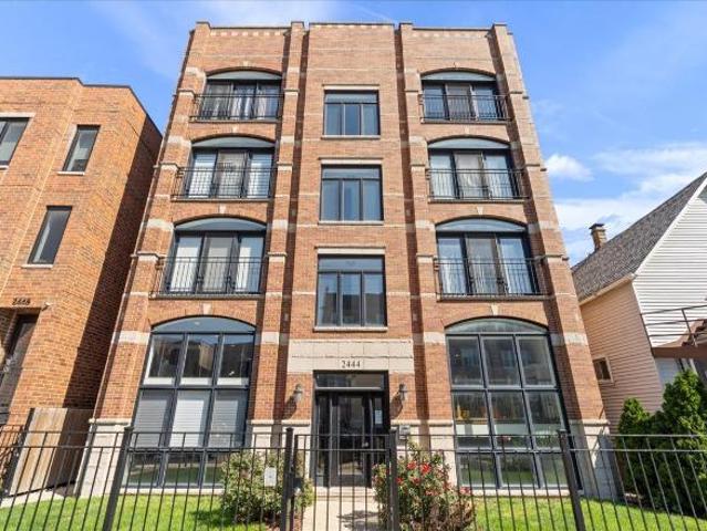 4 Br, 3 bath, Condo 2444 W Diversey Ave