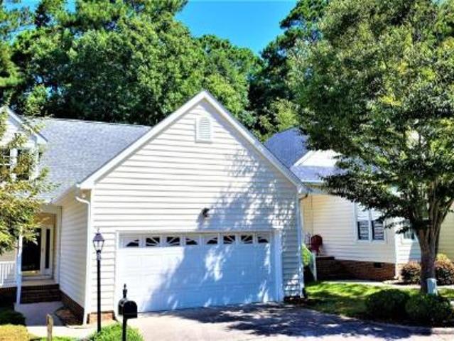 4 Br, 3 bath, Single Family Home 106 Park Oaks Ct