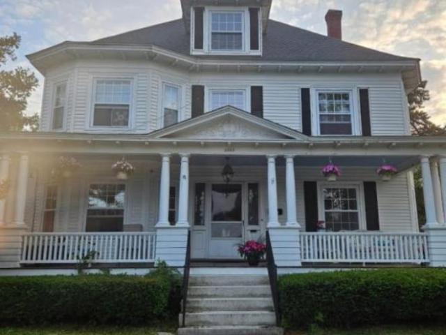 4 Br, 3 bath, Single Family Home 2060 Elm St