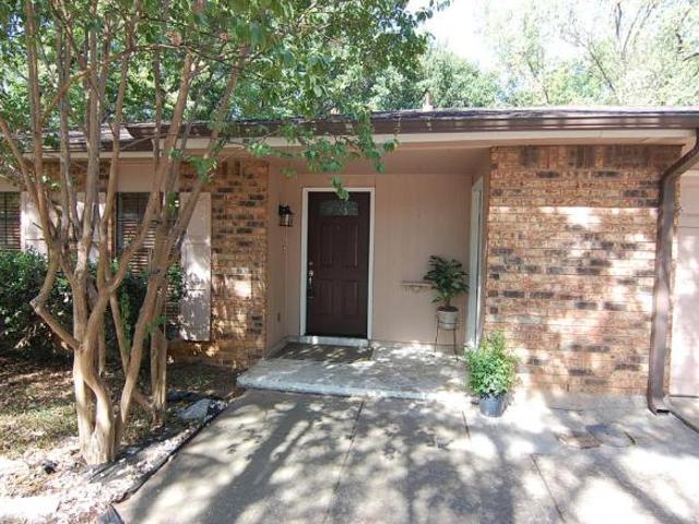 4 Br, 3 bath, Single Family Home 2614 Creekview Dr