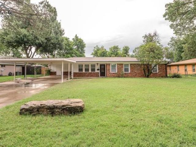 4 Br, 3 bath, Single Family Home 4505 University Ave