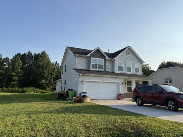 4 Br, 3 bath, Single Family Home 661 Mahogany Dr