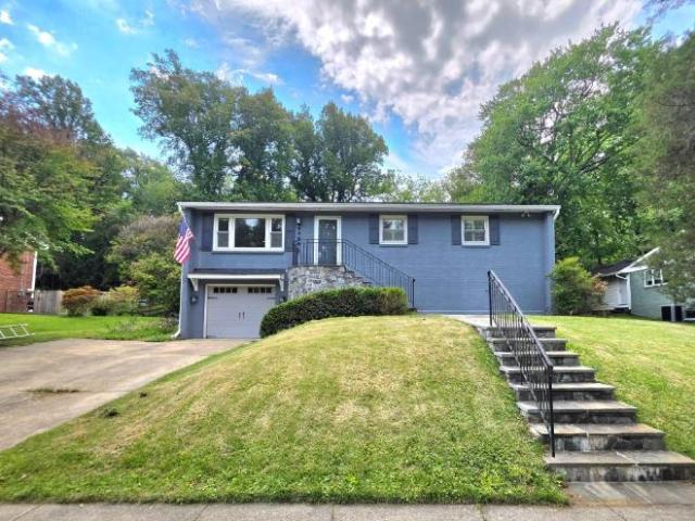 4 Br, 3 bath, Single Family Home 8300 Beech Tree Rd