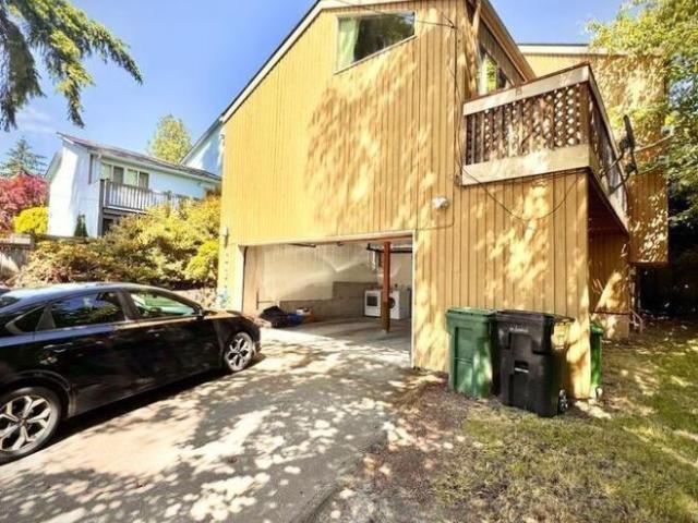 4 Br, 3 bath, Single Family 14124 Phinney Ave N