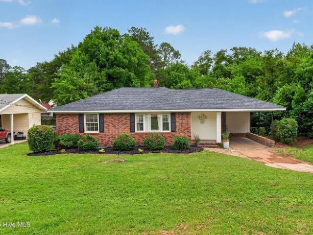 4 Br, 3 bath, Single Family 1429 Waccamaw Dr