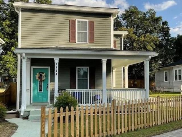 4 Br, 3 bath, Single Family 1434 Oakdale Ave