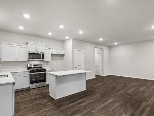 4 Br, 3 bath, Single Family 1441 SW Fielder Pl